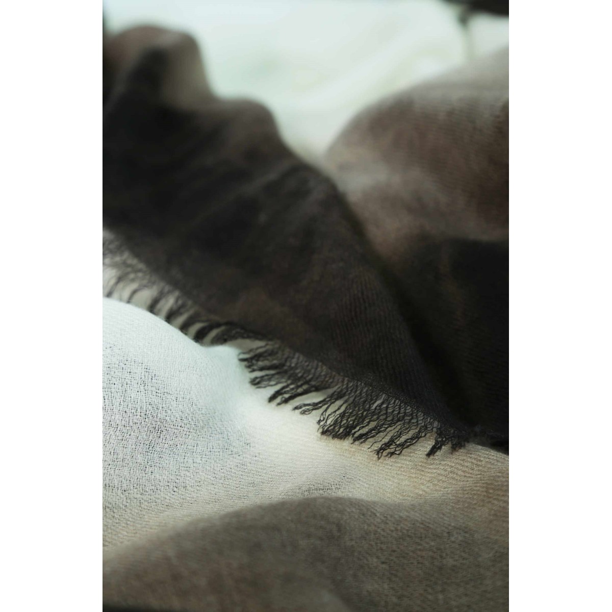 Luxury brands | Stole "Frame" Ama Pure | Drake Store